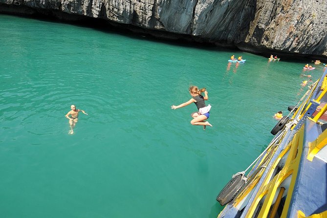 Blue Stars Kayaking Adventure in Angthong Marine Park - FAQ