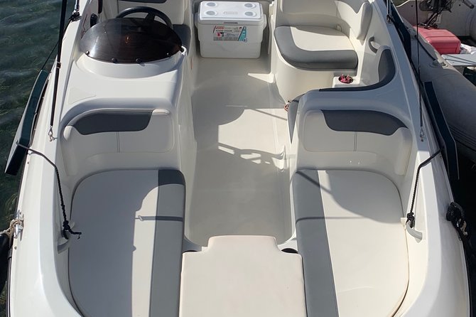 Bluemarine.Me License Free Bayliner Element E5 Rental - Reviews and Confirmation