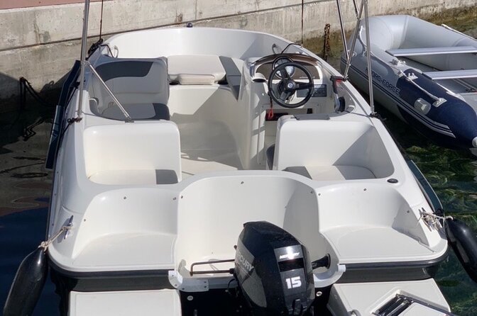 Bluemarine.Me License Free Bayliner Element E5 Rental - Boat Features and Specifications