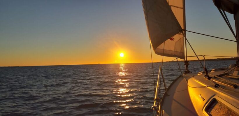 Bluemotion Lisbon: Sunset sailing tour in Tagus River - An Introduction to the Sunset Sails of Lisbon