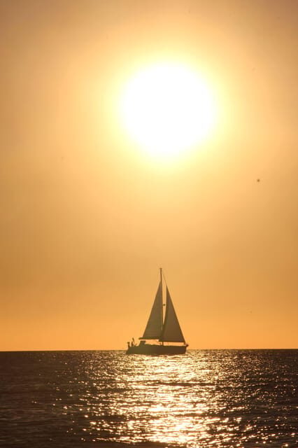 Bluemotion Lisbon: Sunset sailing tour in Tagus River - Authentic Experiences and Authentic Views