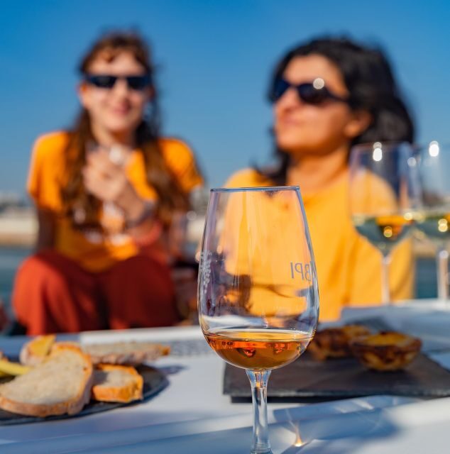 Bluemotion Lisbon: Wine tasting w/ Sommelier on a sailboat - A Closer Look at the Experience