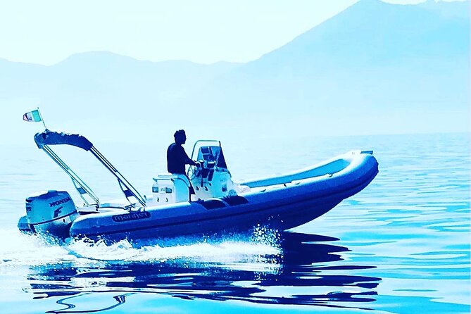 Boat and dinghy rental for a day in the Gulf of Naples - Key Points
