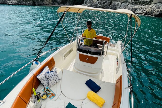Boat and dinghy rental in Cetara on the Amalfi Coast - The Experience in Detail