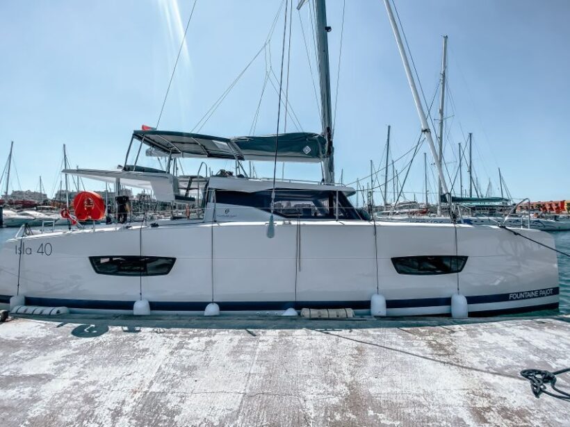 Boat in Algarve - Luxury Catamaran - Portimão - Exploring the Algarve Coast on a Luxury Catamaran in Portimão