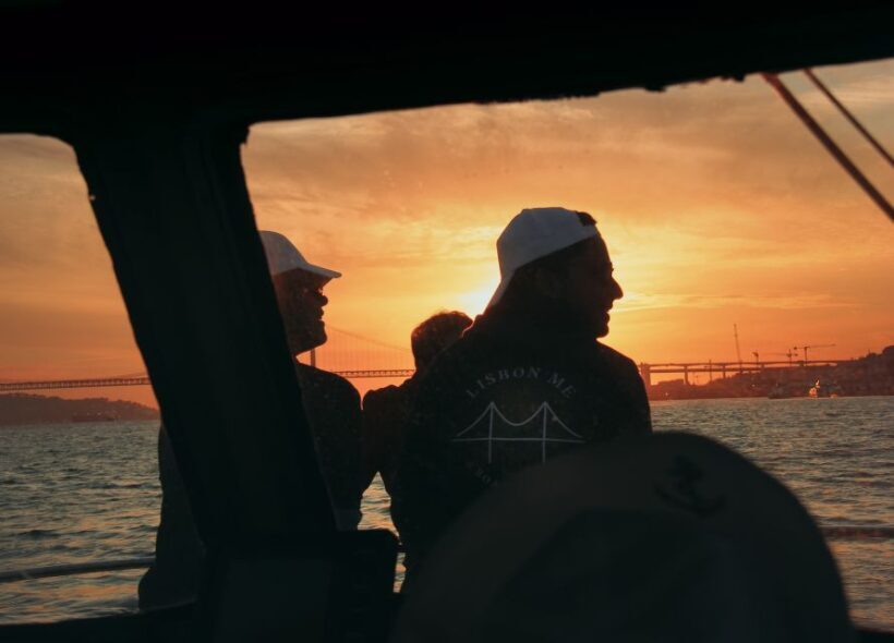 Boat Lisbon Sightseeing Tagus River | Food&Drinks | Diving - Deep Dive into the Experience