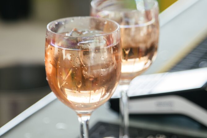 Boat Party - Party on the Tagus River - What to Expect on the Boat