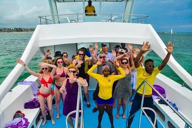 Boat Party with Drinks and Snacks with Transportation Included - Introduction to the Experience