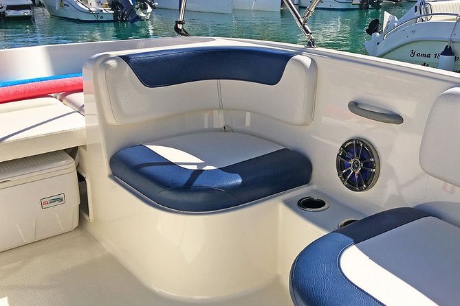 Boat Rental Bayliner 60 Cv 1/2 Day - Inclusions and Additional Information