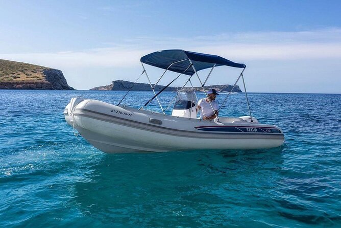 Boat rental for 6 people. No license required. - Key Points
