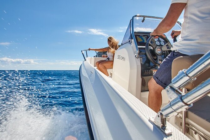 Boat rental without license - B520 'Neptuno' (5p) - Can Pastilla - FAQs