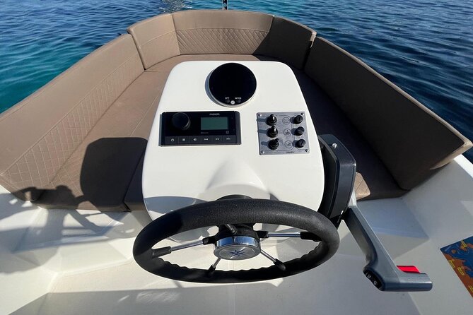 Boat Rental Without License in Ibiza and San Antonio - Who Should Consider This Experience?