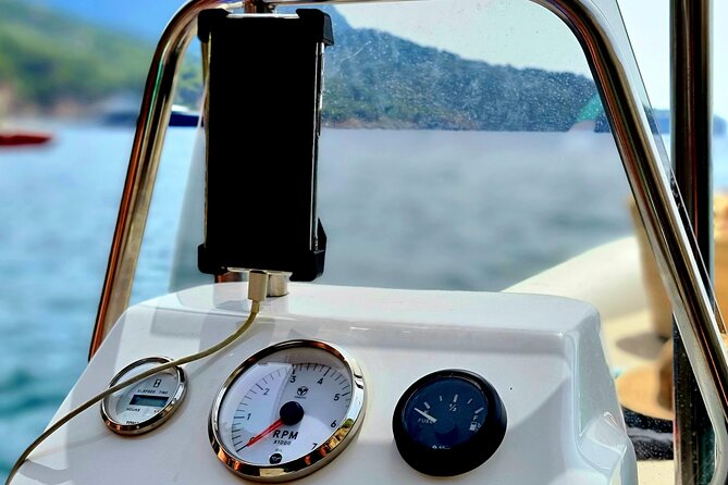 Boat rental without license required from Pontedeume - FAQ