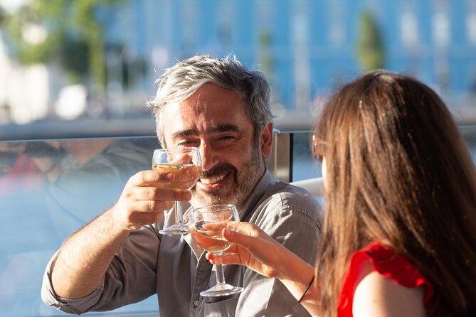 Boat Ride in Tagus River - Food and Beverage Options