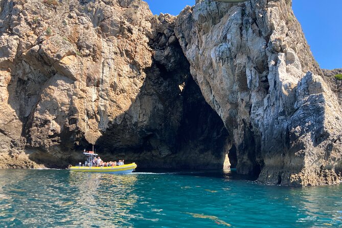 Boat Tour - Arrábida Coves - The Boat Experience
