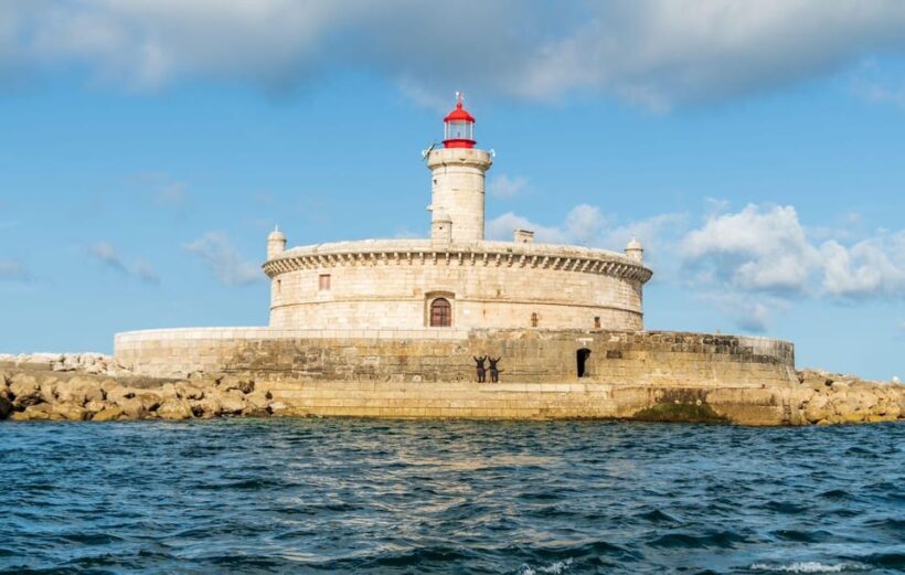 Boat tour: charming Cascais Coast to Lisbon lighthouse - Key Points