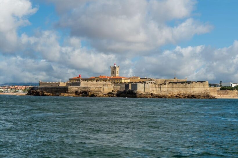 Boat tour: charming Cascais Coast to Lisbon lighthouse - An Authentic Look at the Cascais Coast