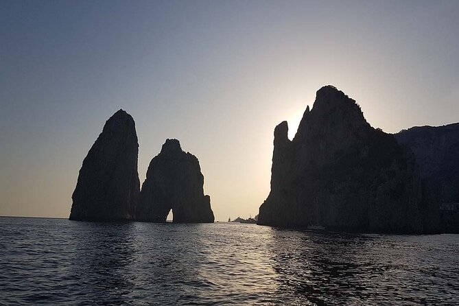 Boat Tour of Capri (Tour Classes 2 Hours ) - Activity Details
