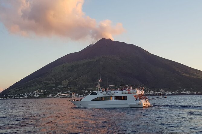 Boat Tour to Panarea and Stromboli From Lipari - Dining Experience During the Tour