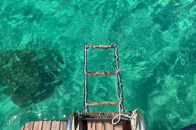 Boat Tour to the Devils Saddle, Snorkeling, Drinks and Lots of Sun - Key Points