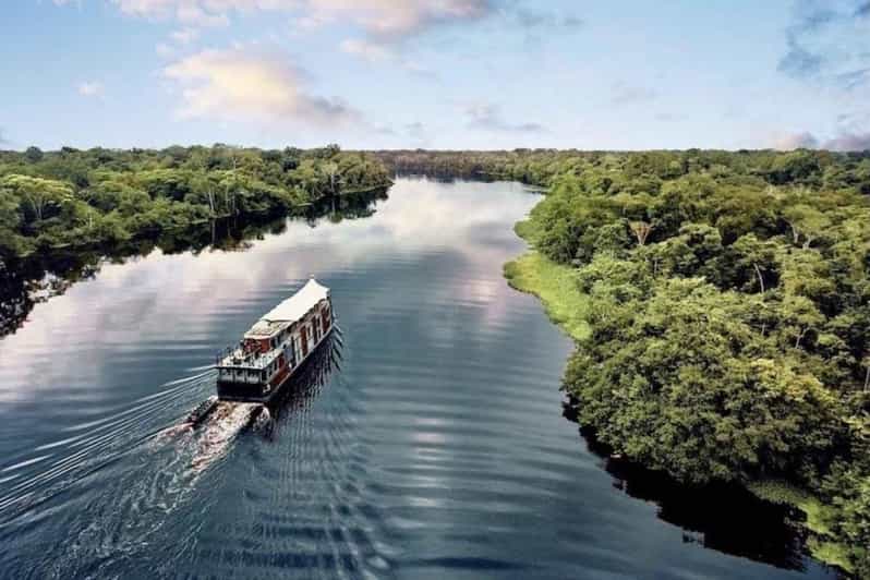 Boat trip on the Amazon and Itaya rivers - Combining Experience with Practicalities