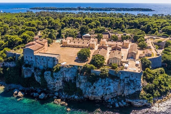 boat trip without a license to the Lérins Islands - Experience the Lérins Islands by Private Boat — No License Needed