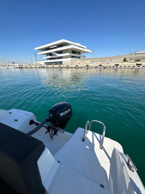 BOAT WITHOUT A LICENSE IN VALENCIA - Authentic Experiences and Practical Tips