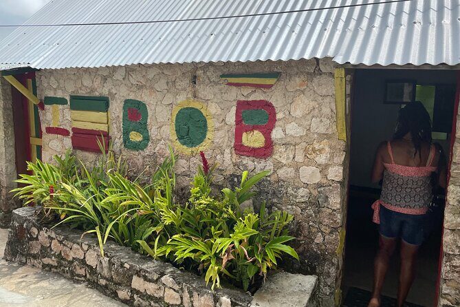 Bob Marley's Nine Mile Mausoleum Tour (Complimentary Rum Punch) - The Itinerary: A Closer Look