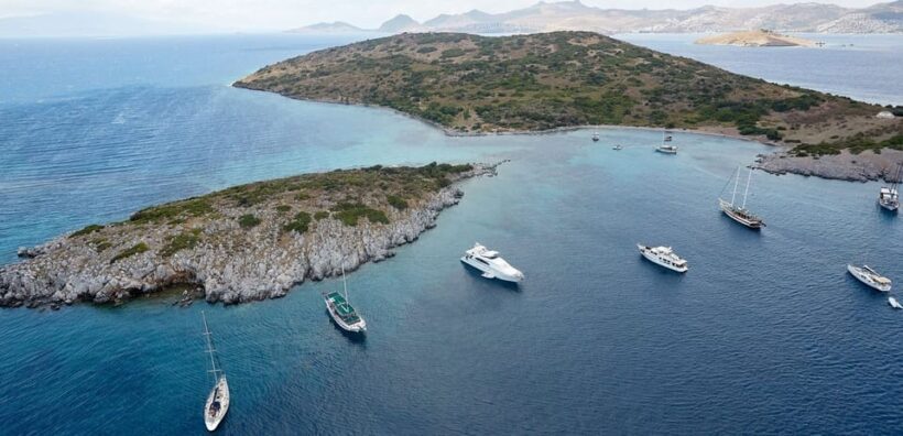 Bodrum: Private Gulet Tour with Lunch - Food and Drink: A Turkish Feast on the Water