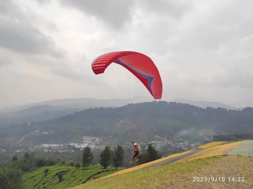 Bogor/West Java: Paragliding With Pilot - What to Expect from Your Paragliding Experience