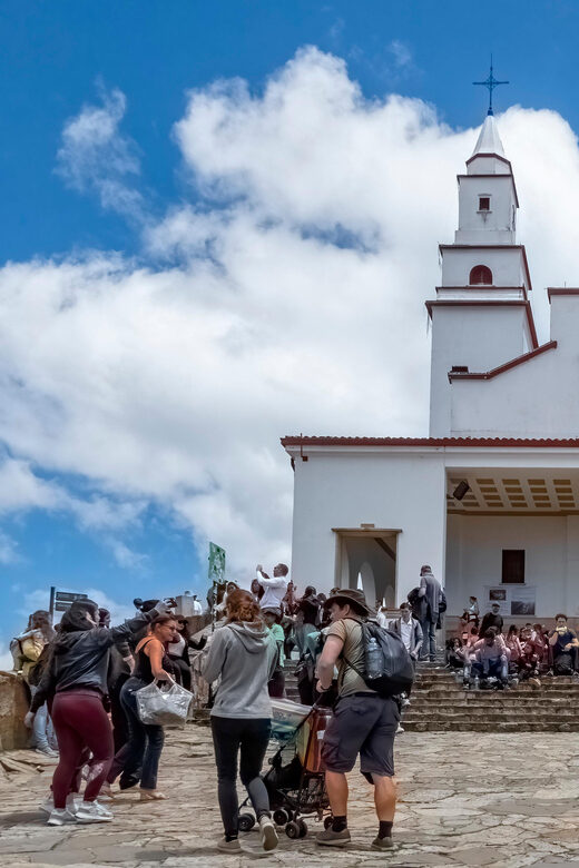 Bogotá: City Tour, Monserrate, Gold Museum, Plaza de Bolivar - Key Points