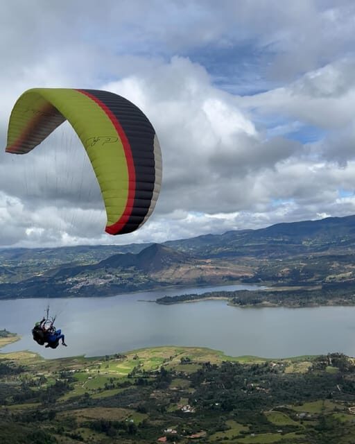Bogota: Paragliding activity in La Calera with transfers - What makes this paragliding tour stand out?