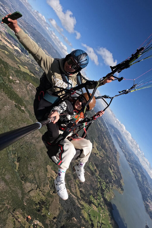 Bogota: Paragliding activity in La Calera with transfers - Price and value