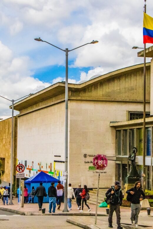 Bogotá: Private Candelaria Walking Tour with Gold Museum - The Sum Up