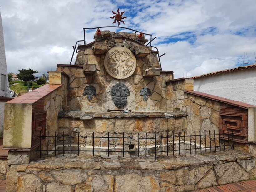 Bogotá: Salt Cathedral & Lake Guatavitá Tour with Lunch - Visiting Guatavitá: Colonial Charm and Fresh Air