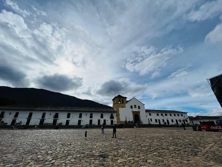 BOGOTA: Tour of Villa de Leyva, Ráquira, Pozos Azules and Puente de Boyacá - Discover the Best of Boyacá: A Full-Day Tour from Bogotá