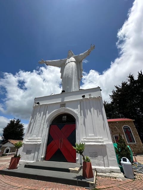 Bogotá: Visit Colombia's Highest Waterfalls & Guadalupe Hill - Key Points