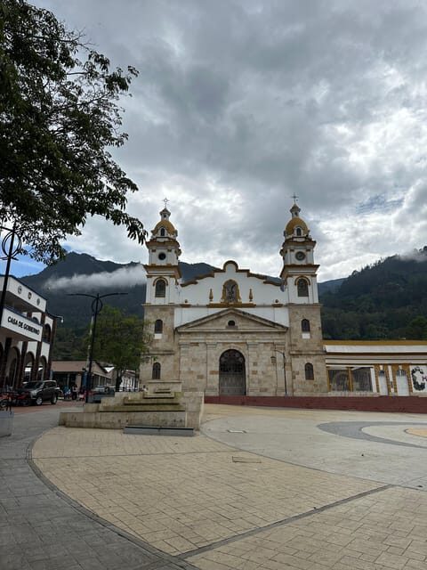 Bogotá: Visit Colombia's Highest Waterfalls & Guadalupe Hill - Practical Tips for a Great Experience