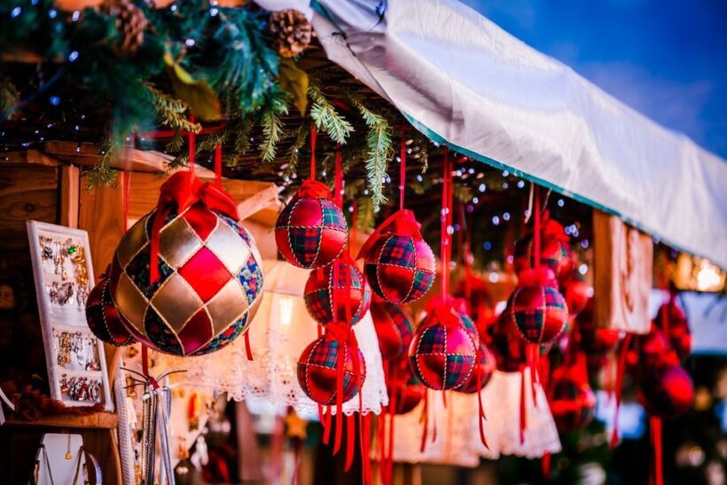 Bologna: 2-Hour Private Local's Christmas - Key Points