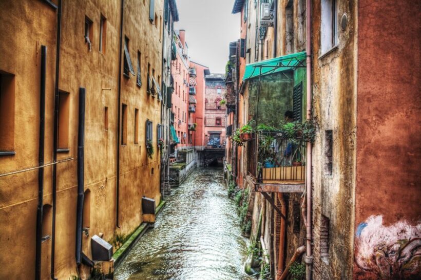 Bologna: 2-Hour Private Local's Christmas - Authentic Experiences and Local Insights