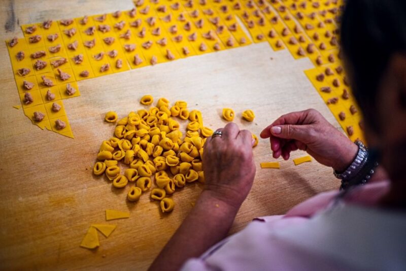 Bologna: 3-Hour Secret Food Tour - Exploring the Quadrilatero Market