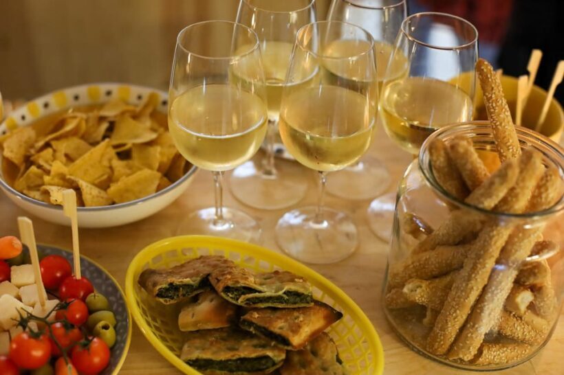 BOLOGNA APE IN LAB: Create your own jewelry while sipping a glass of wine! - The Itinerary in Detail