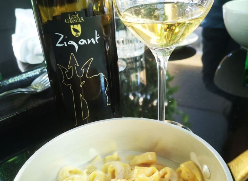 Bologna: City Center Guided Wine Walking Tour - Key Points