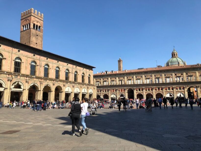 Bologna: Guided Architecture Walking Tour - Key Points