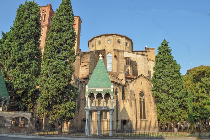Bologna in 1 Day - Walking Tour - Audioguide in 7 Languages - Meeting and Activation