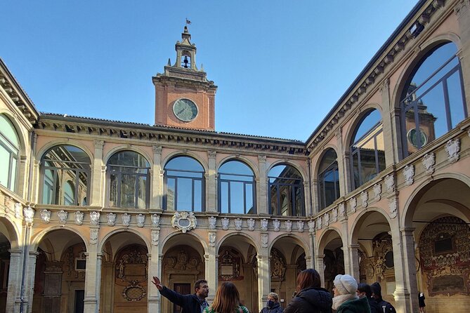 Bologna in One Day: Art, History and Gastronomy - Discovering the Archiginnasio and Anatomical Theater