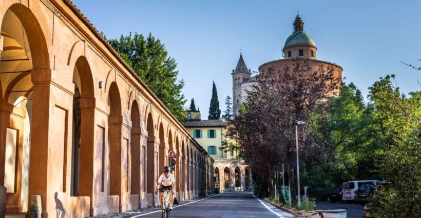 Bologna: Porticoes and Basilica San Luca Guided Tour - Exploring the Basilica of San Luca