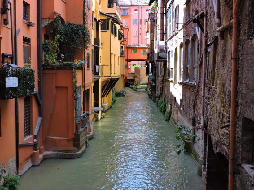Bologna: Private Tour with a Local Guide - Who Should Consider This Tour?