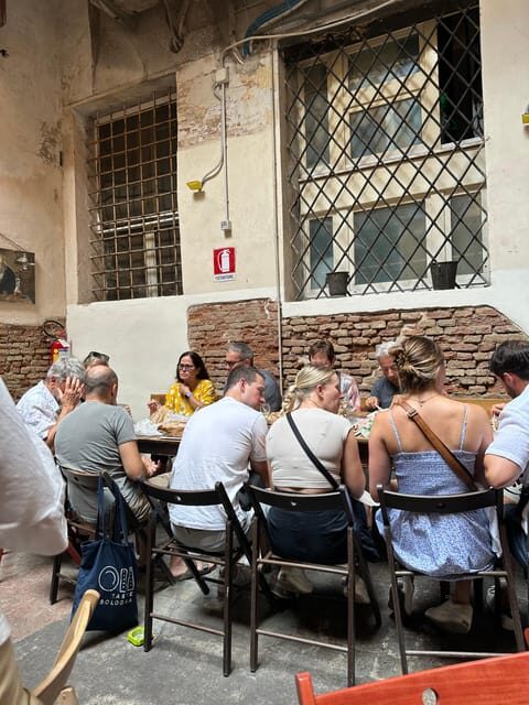 Bologna: Walking Food Tour and Highlights with a Local Guide - Who Should Consider This Tour?