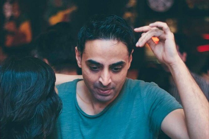 Bombay Party (Bar Crawl) - An In-Depth Look at the Bombay Party (Bar Crawl)